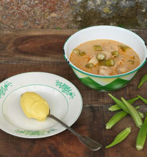 Angolan chicken peanut stew with maize meal porridge (Muamba de ginguba ...