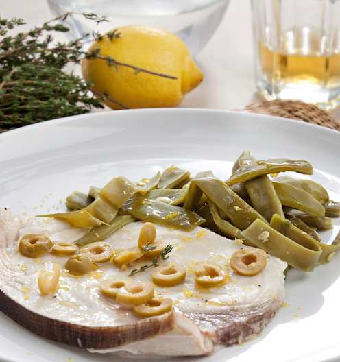 Pez espada con judías verdes y aceitunas - Cookidoo® – the official ...