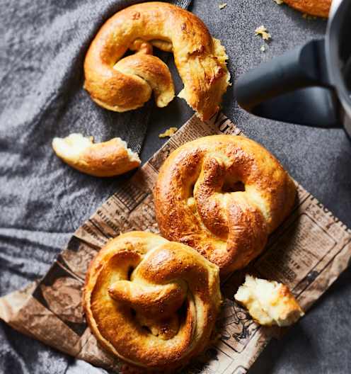 Bretzel aux 3 fromages - Cookidoo® – the official Thermomix® recipe ...