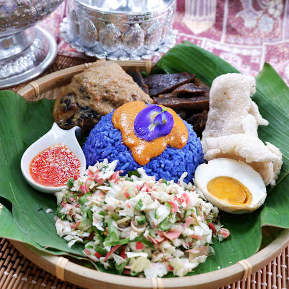 Nasi Kerabu (Blue Pea Rice) - Cookidoo® – the official Thermomix ...