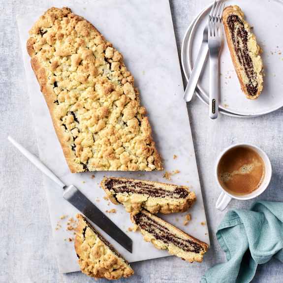 Poppy seed strudel with crumble topping - Cookidoo® – the official ...