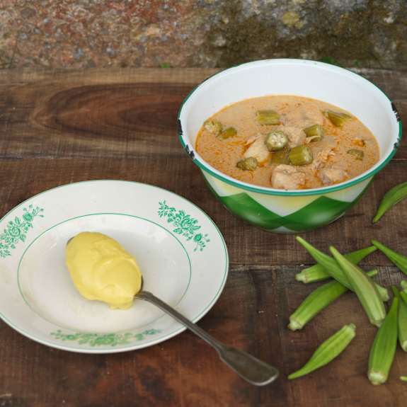 Muamba de ginguba com galinha e funje de milho - Cookidoo® – the ...