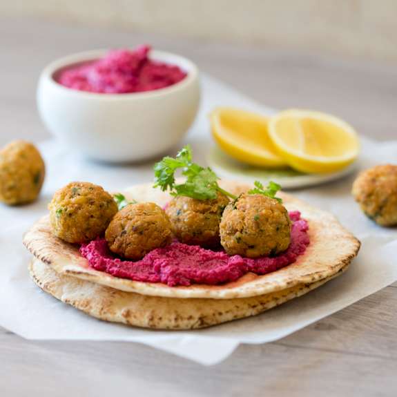 Mini Falafel med rødbethummus - Cookidoo® – the official Thermomix ...
