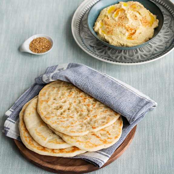 Naan Bread with Hummus (Hestan Cue™) - Cookidoo® – the official ...
