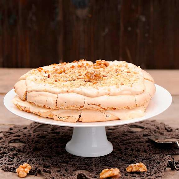 Tort bezowy z orzechami i daktylami - Cookidoo® – oficjalna platforma z ...