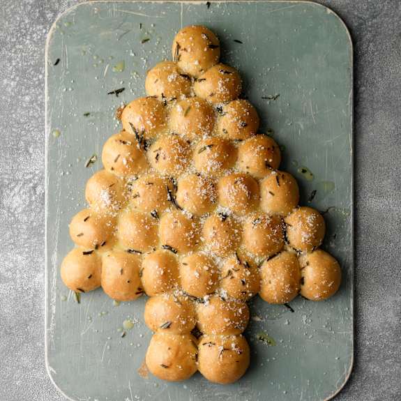 Christmas Tree Pull-apart Bread - Cookidoo® – the official Thermomix ...