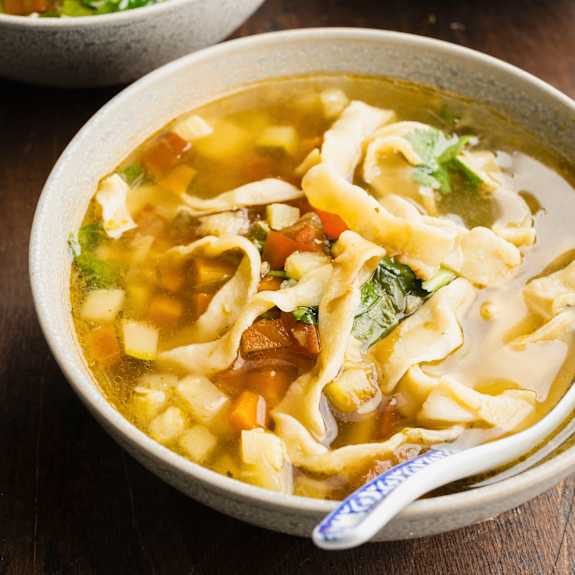 Thenthuk (Tibetische Nudelsuppe) - Cookidoo® – das offizielle Thermomix ...