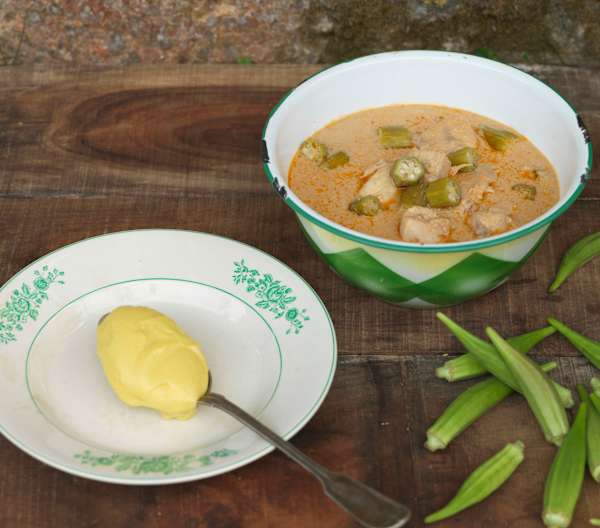 Muamba de ginguba com galinha e funje de milho - Cookidoo® – the ...