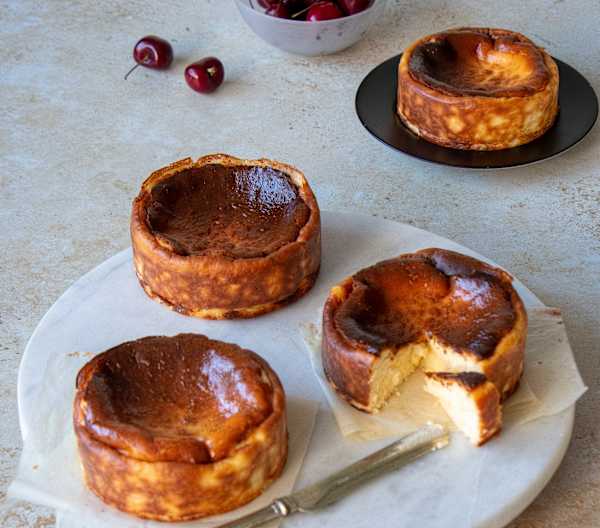 Mini Basque cheesecakes (Dani Valent) - Cookidoo® – the official ...
