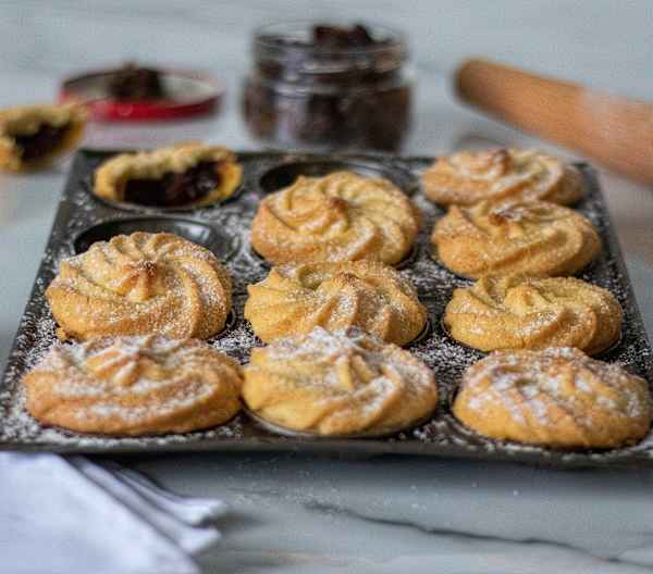 Viennese whirl mince pies - Cookidoo® – the official Thermomix® recipe ...