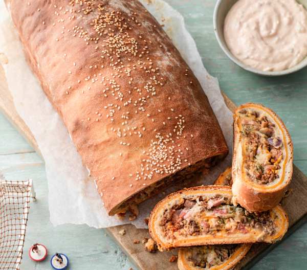 Bacon Cheeseburger Garbage Bread - Cookidoo® – Thermomix® 官方食譜平台