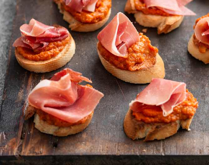 Sofrito toasts med serranoskinke - Cookidoo® – the official Thermomix ...