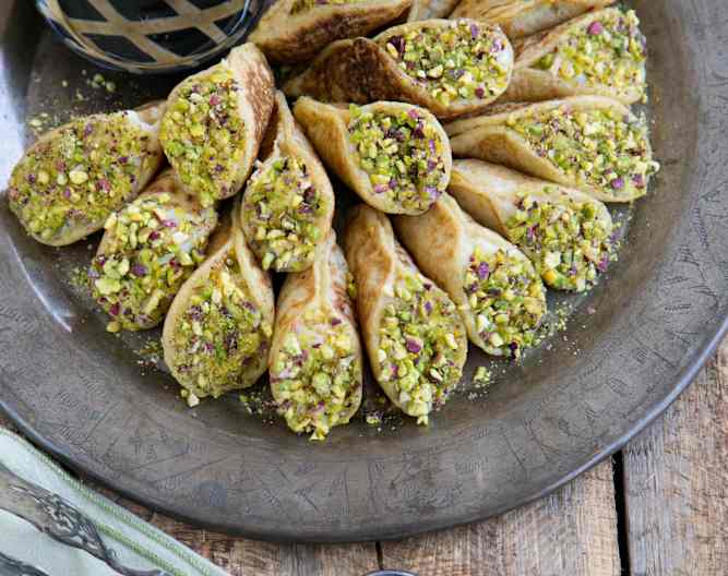 Stuffed pancakes (katayef with kashta cream) - Cookidoo® – Thermomix ...