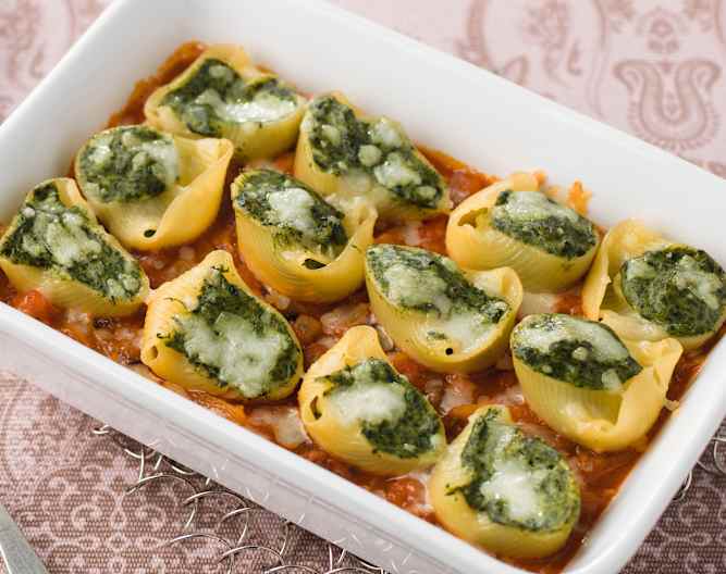 Conchas de massa com espinafres e requeijão - Cookidoo® – the official ...