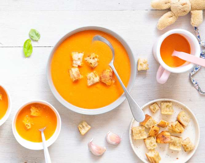 Potage rouge tomate-poivron et croûtons à l'ail - Cookidoo® – la ...