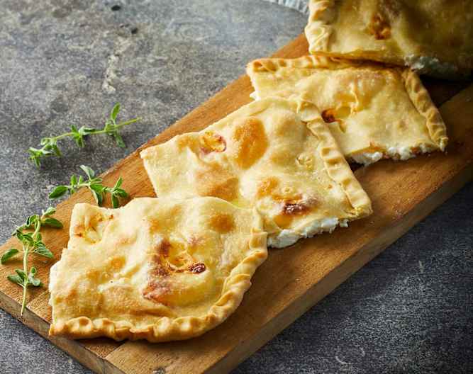 Focaccia croccante stracchino e squacquerone - Cookidoo® – the official ...