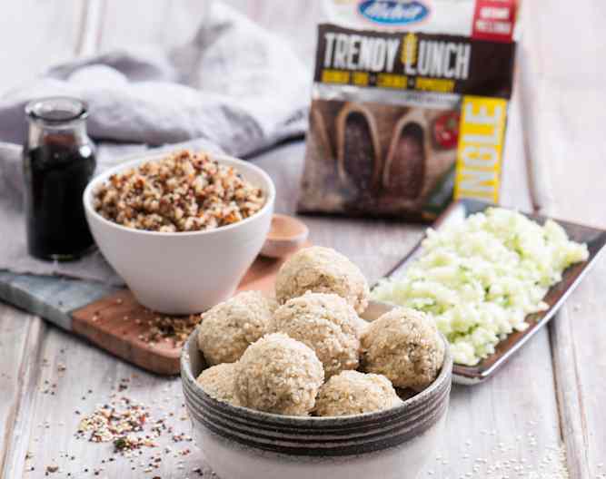 Trendy Lunch (quinoa trio, cukinia, pomidory) z pulpetami z indyka i ...
