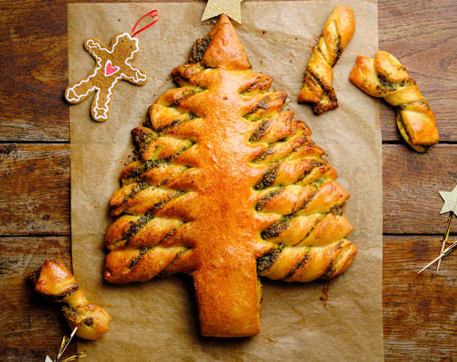 Pesto Tear and Share Christmas Tree Bread - Cookidoo® – the official ...