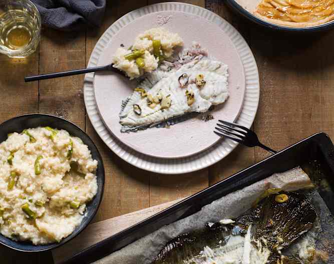 Menú: Rodaballo asado al orio con risotto de espárragos - Tarta de ...