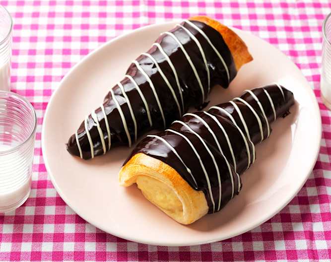 Cuernos de chocolate rellenos de crema - Cookidoo® – the official ...
