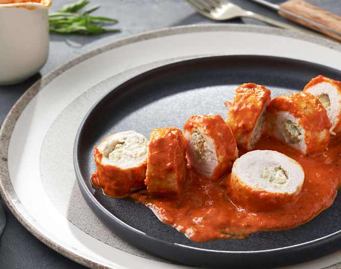 Rollitos de pollo al vacío con salsa de pimientos - Cookidoo® – the ...