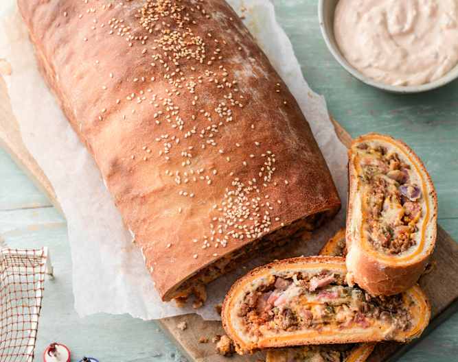 Bacon Cheeseburger Garbage Bread - Cookidoo® – Thermomix® 官方食譜平台