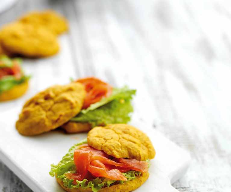 Scones de batata-doce com truta fumada - Cookidoo® – the official ...