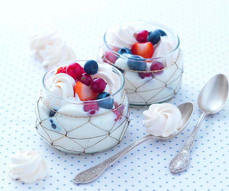 Verrine fruits frais, yaourt et meringue - Cookidoo® – the official ...