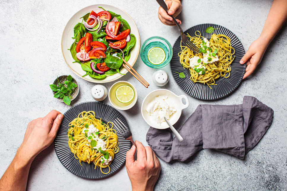 Mit unseren 2-in-1-Rezepten sparst du Zeit und Geld! Wir haben tolle Ideen für leckere Gerichte ...