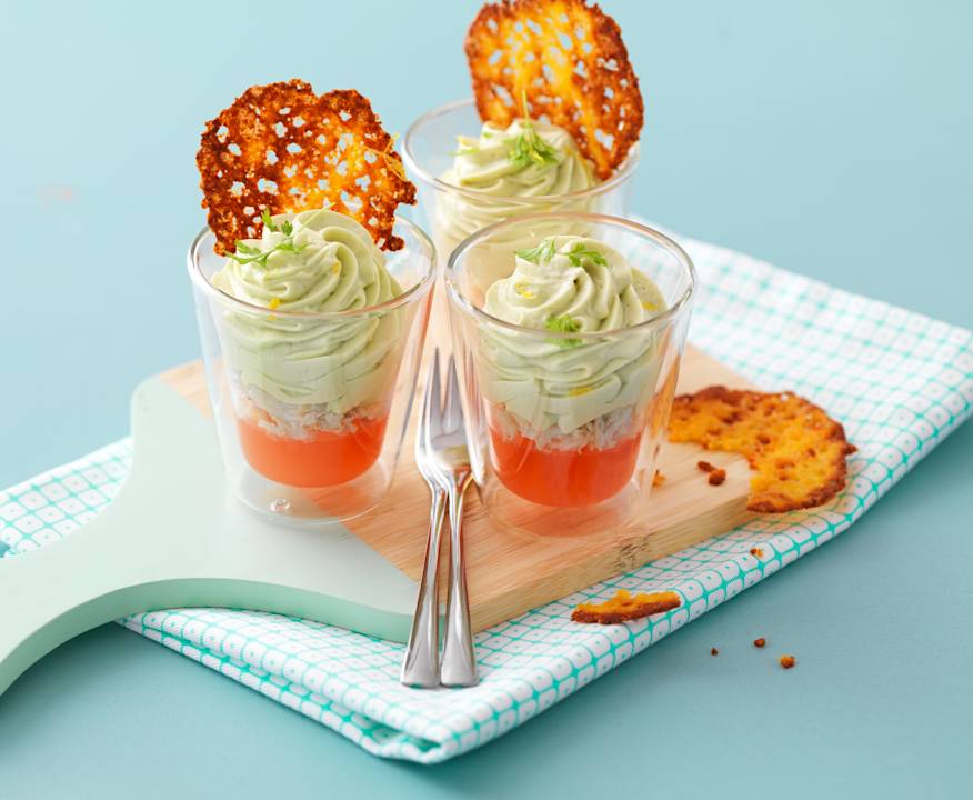 Bavarois crabe-avocat-gelée de pamplemousse, tuile au parmesan ...