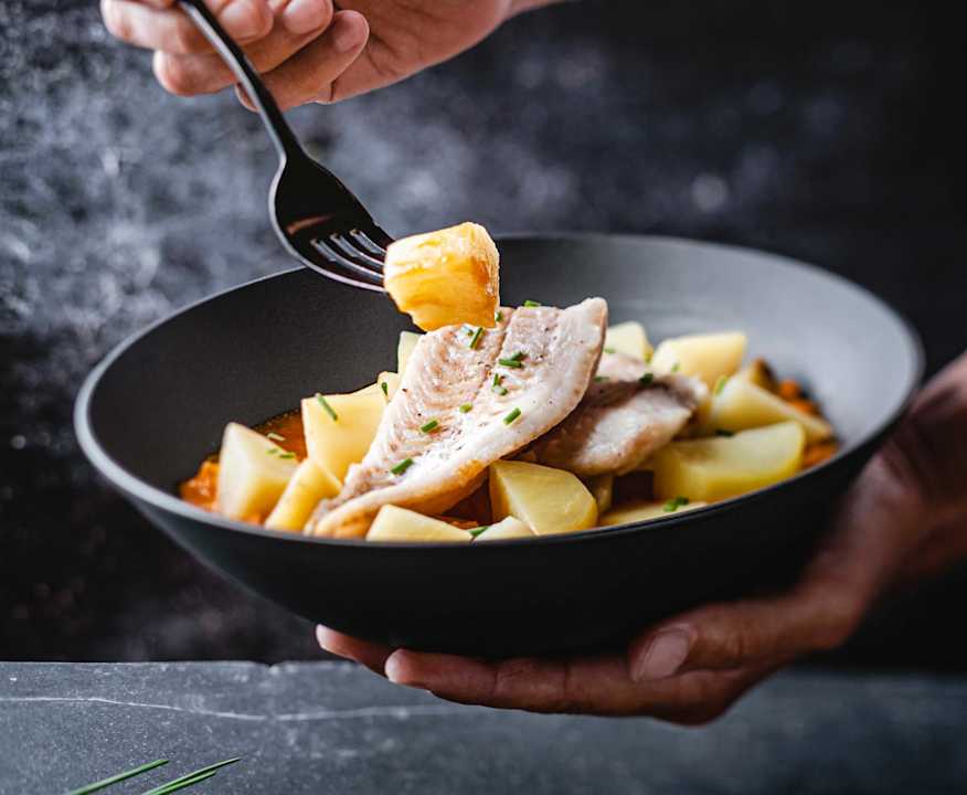 Halibut and Potatoes with Tomato Sauce - Cookidoo® – the official ...