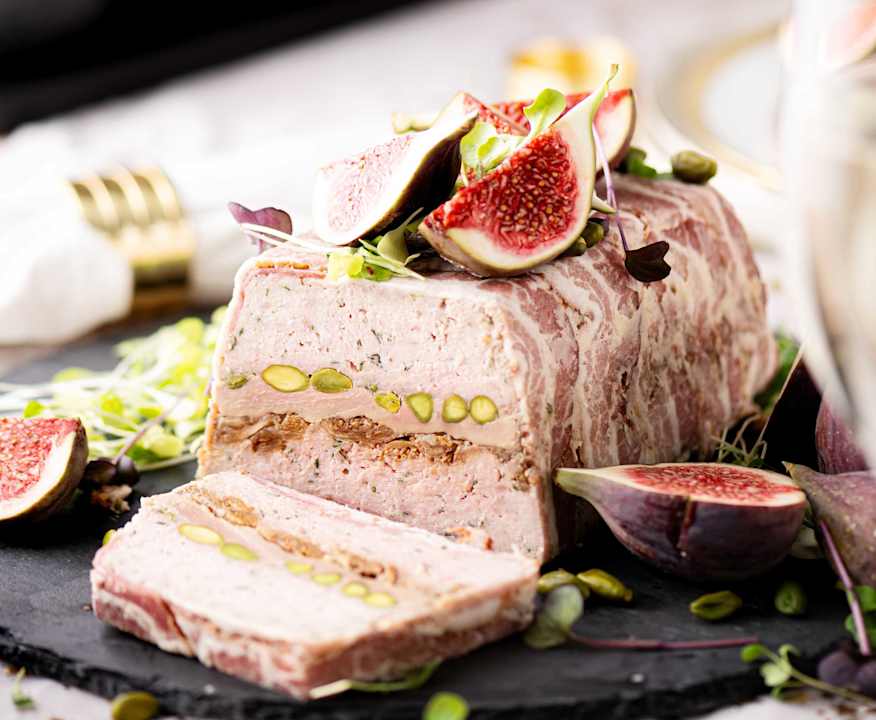 Terrine de poulet, porc et foie gras et son chutney de figues au porto ...