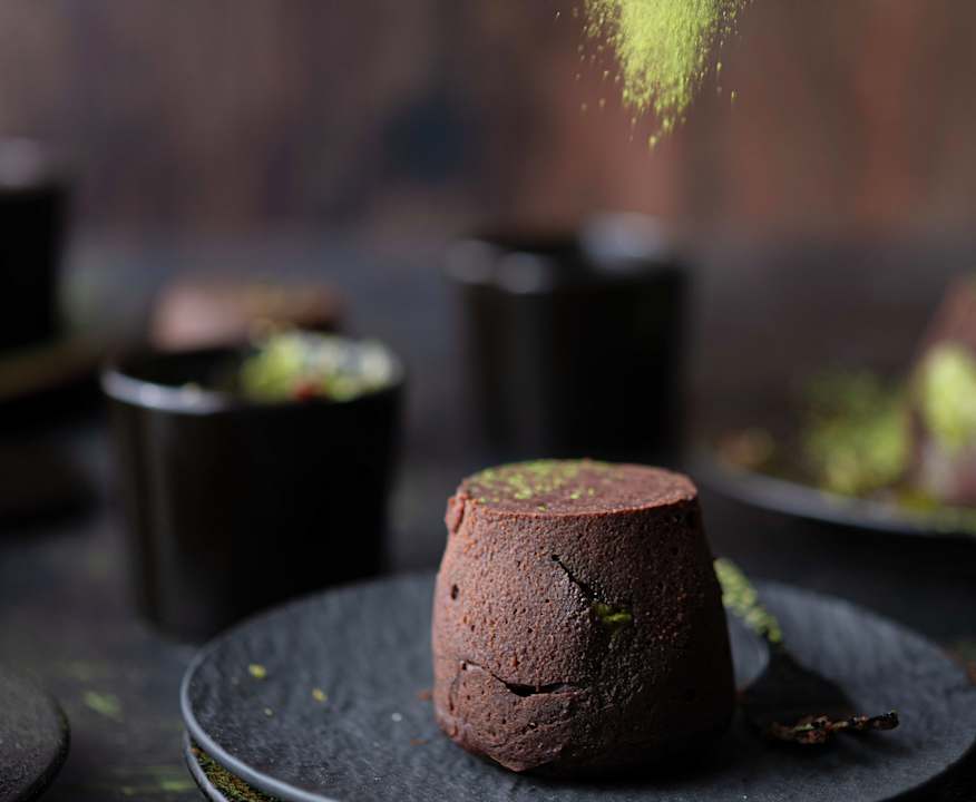Tortino di cioccolato e matcha con cuore morbido - Cookidoo® – the ...