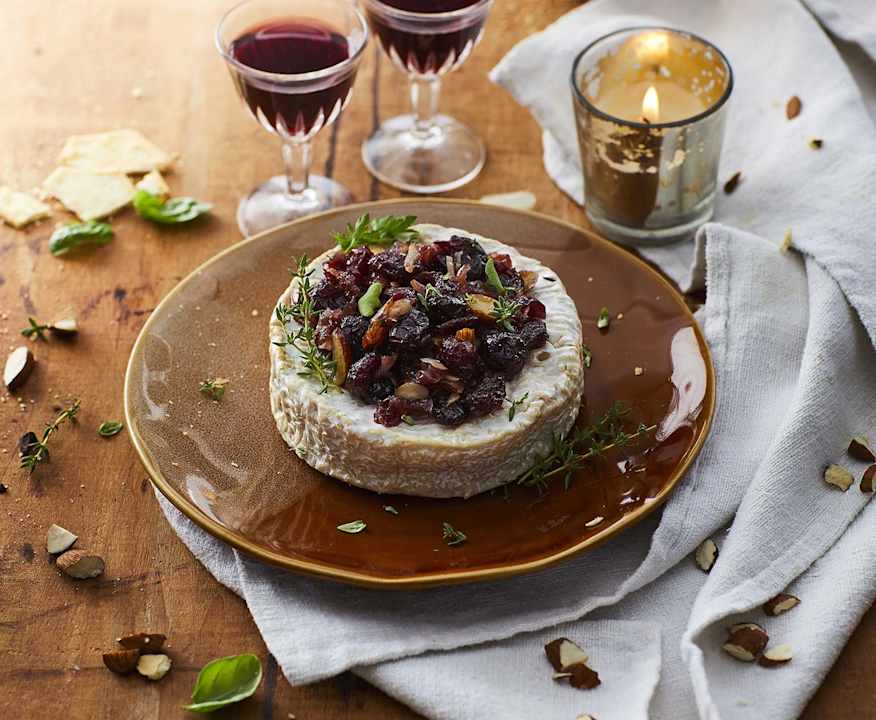 Τυρί camembert στον ατμό με κράνμπερι και αμύγδαλα - Cookidoo® – the ...