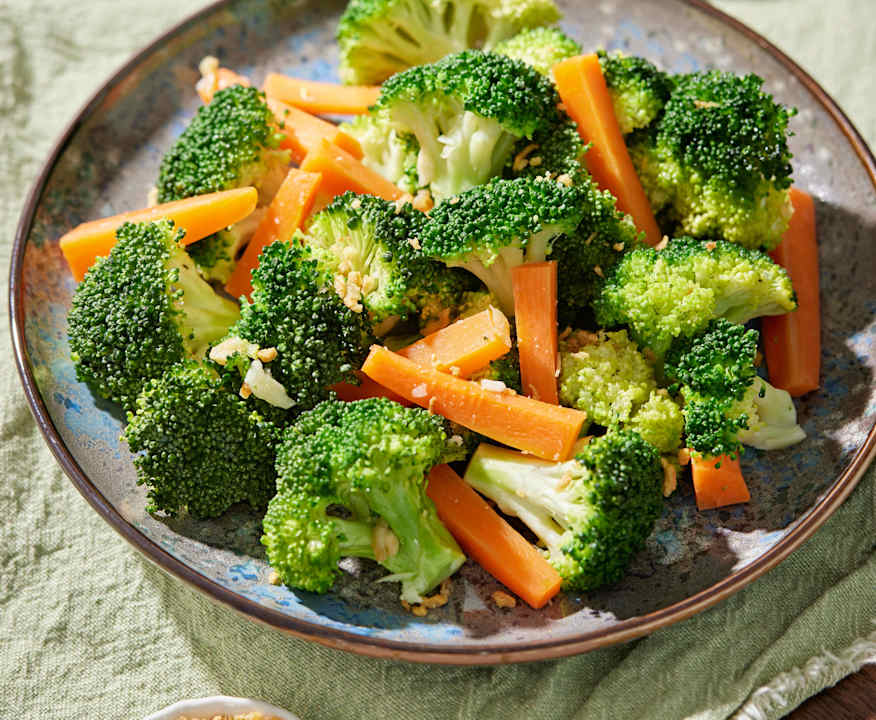 Brocoli et carottes sautés - Cookidoo® – the official Thermomix® recipe ...