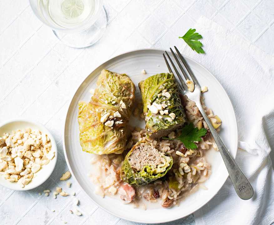 Rollitos de repollo rellenos de carne y jamón - Cookidoo® – a ...