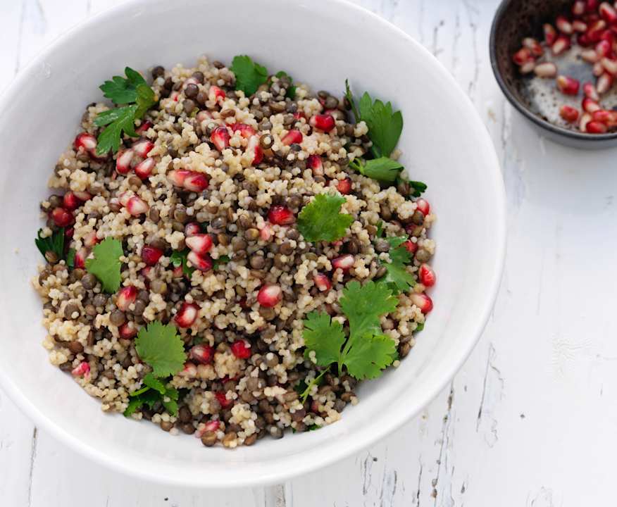 Ensalada templada de mijo, lentejas y granada - Cookidoo® – the ...