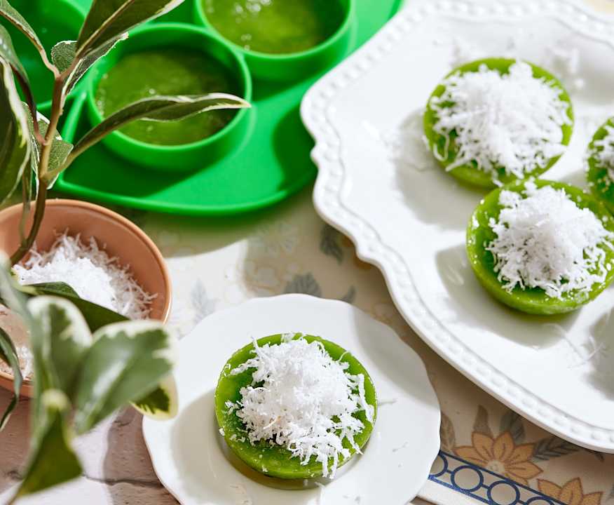 Kuih Kosui Pandan (Pandan Rice Cake with Grated Coconut) - Cookidoo ...