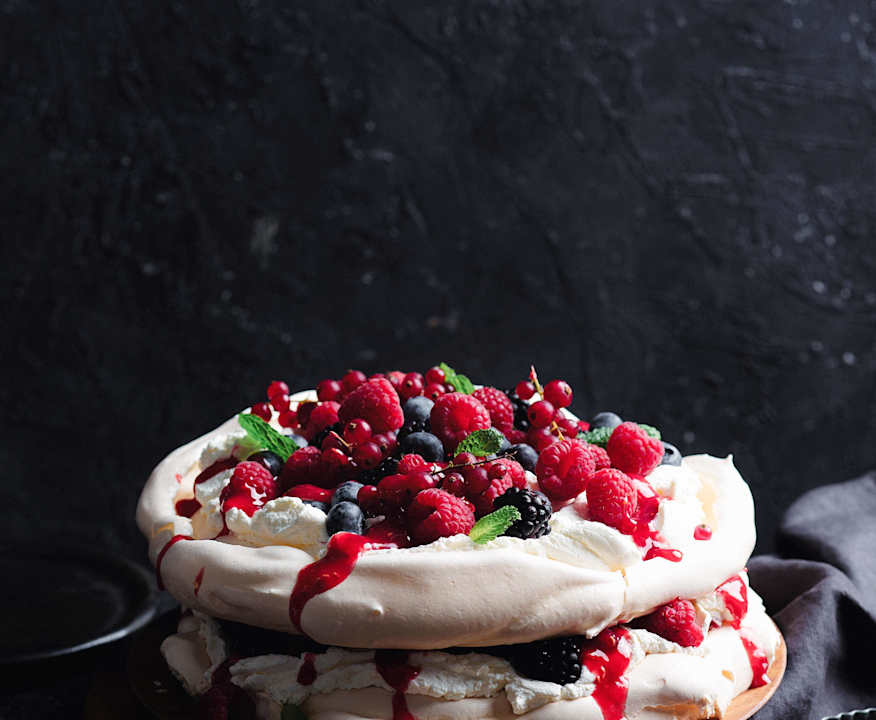 Mixed Berries Pavlova Stack - Cookidoo® – the official Thermomix ...
