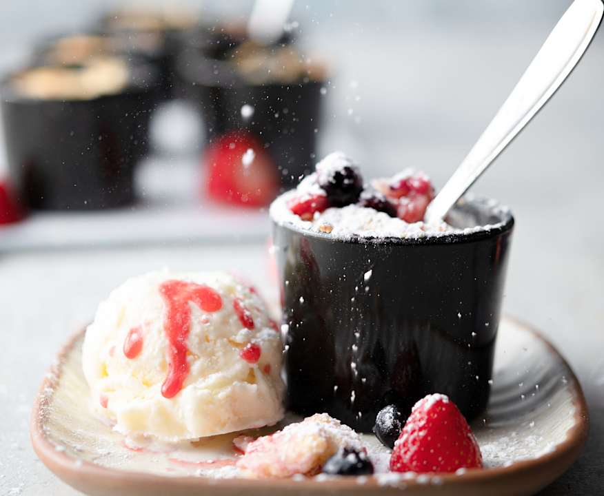 Mini dessert ai frutti di bosco con gelato fiordilatte - Cookidoo ...