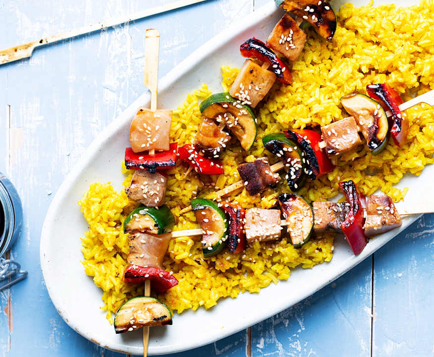 Brochetas de pez espada al teriyaki con arroz al curry - Cookidoo® – la ...