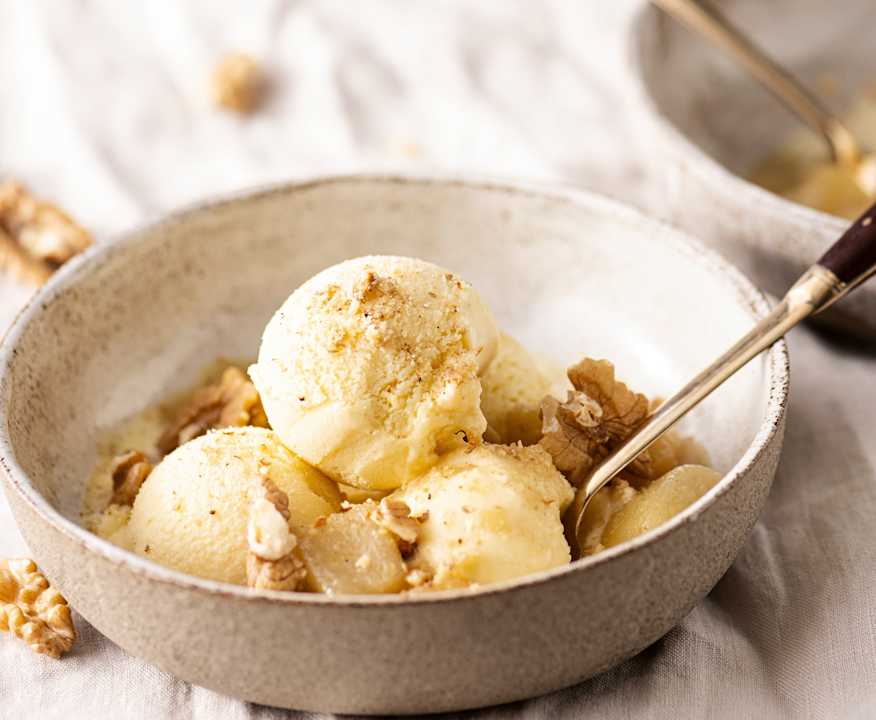 Glace au gorgonzola, poires sautées et noix grillées - Cookidoo® – la ...
