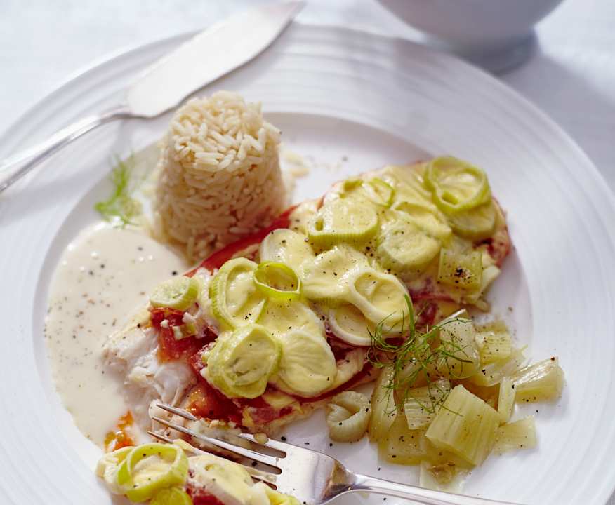 Fisch mit Porree-Käse-Haube, Reis, Fenchel und Zitronensauce - Cookidoo ...