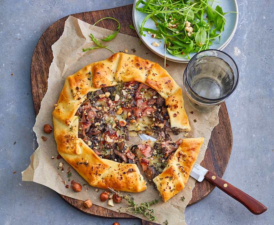 Tarte rustique aux champignons, bacon et noisettes - Cookidoo® – la ...