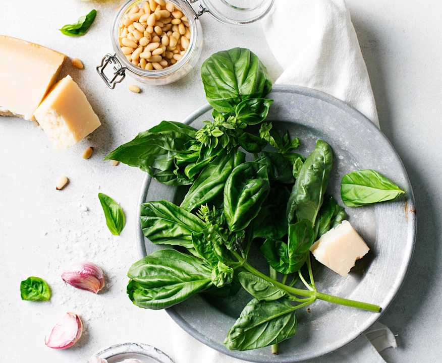 Pesto de busuioc - Cookidoo® – the official Thermomix® recipe platform