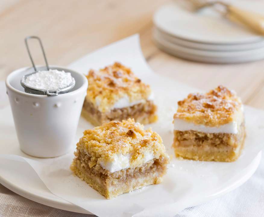 Apple crumble meringue slice - Cookidoo® – the official Thermomix ...