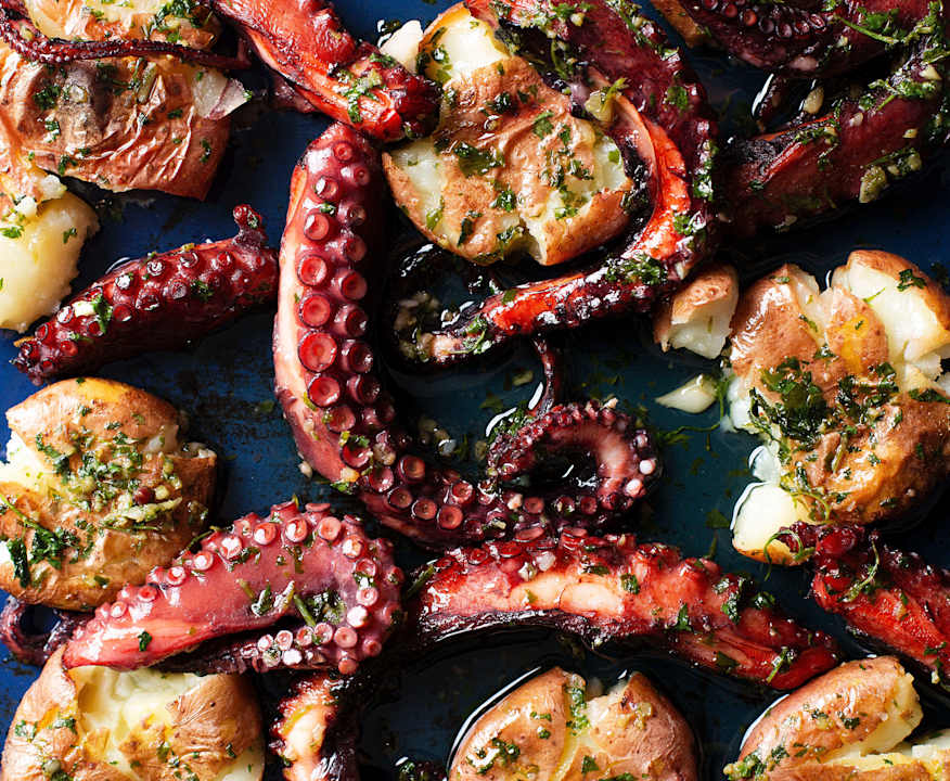 Polvo à Lagareiro (Portuguese Baked Octopus with Potatoes) - Cookidoo ...
