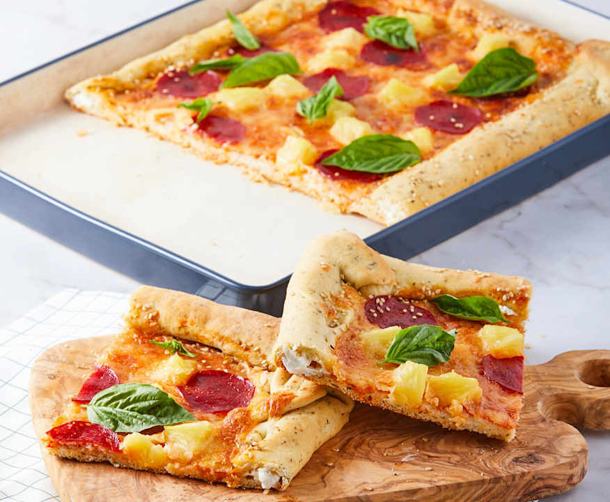 Hawaiian Pizza with Stuffed Cheese Crust (Ben) Metric - Cookidoo® – the ...