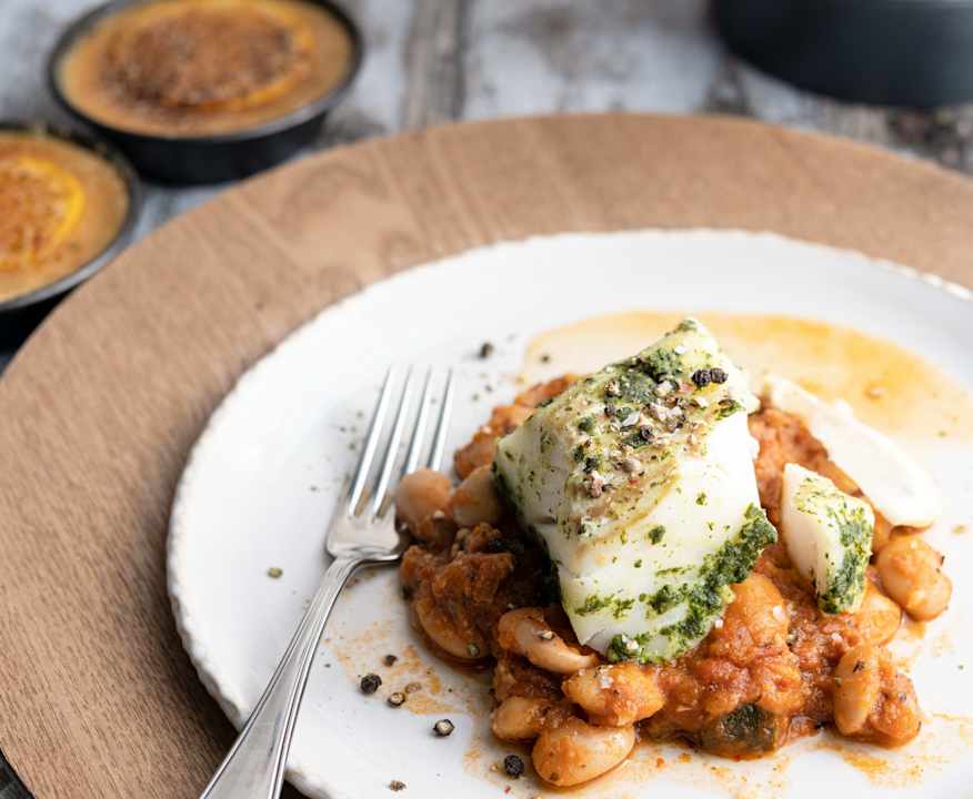 Menú: Judías blancas con chorizo en salsa de tomate. Bacalao al limón ...