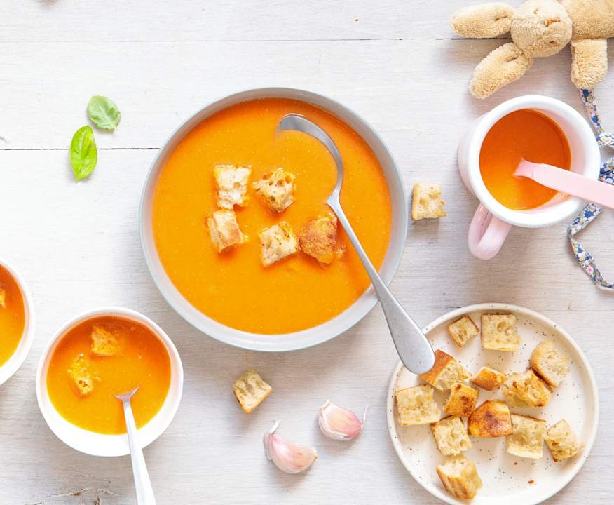 Potage rouge tomate-poivron et croûtons à l'ail - Cookidoo® – la nostra ...